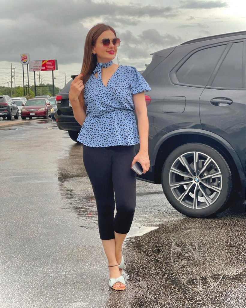 Sumbul Iqbal Celebrates Her Birthday In Chicago | Reviewit.pk