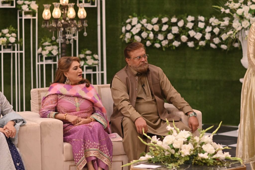 Shabbir Jan's Daughter Yashmera Jan Makes Her Acting Debut | Reviewit.pk