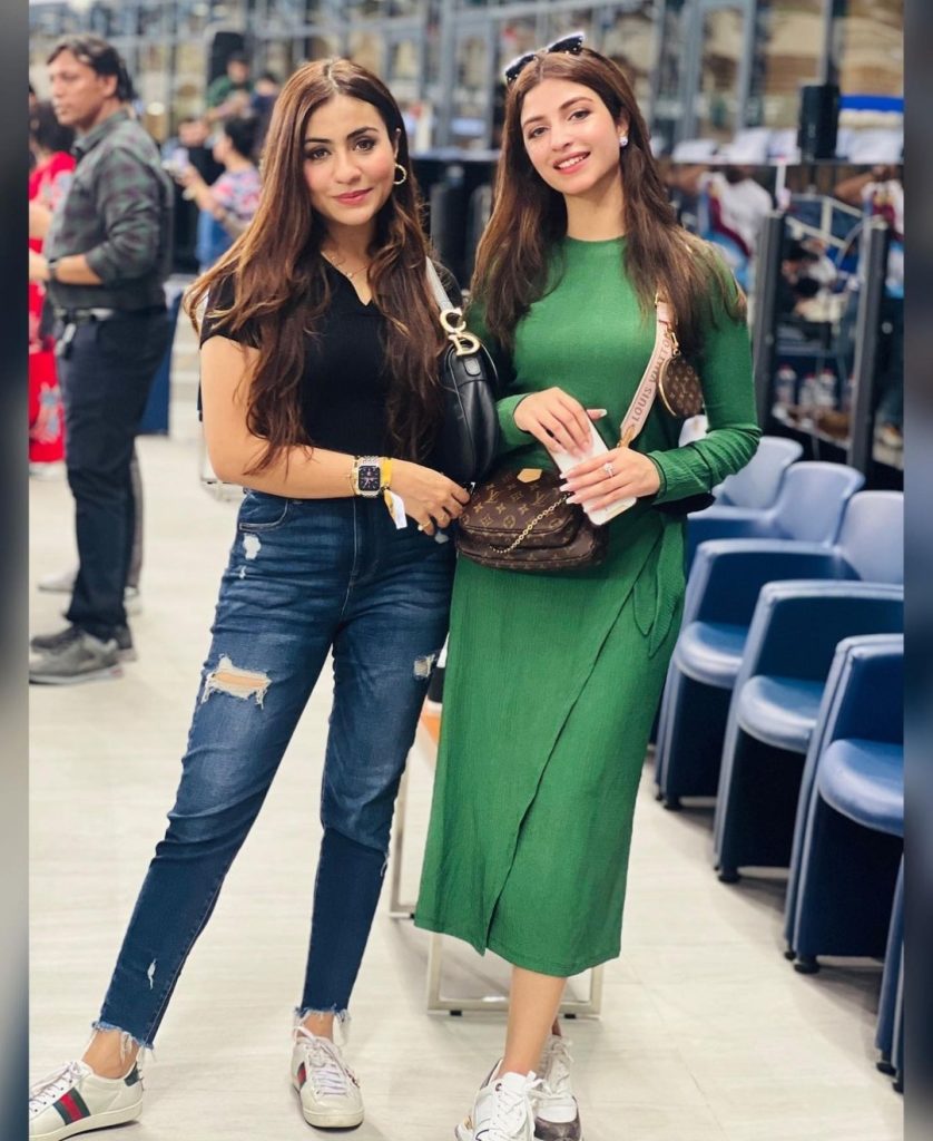 Kinza Hashmi's Presence in Dubai Stadium Sparks Rumors | Reviewit.pk