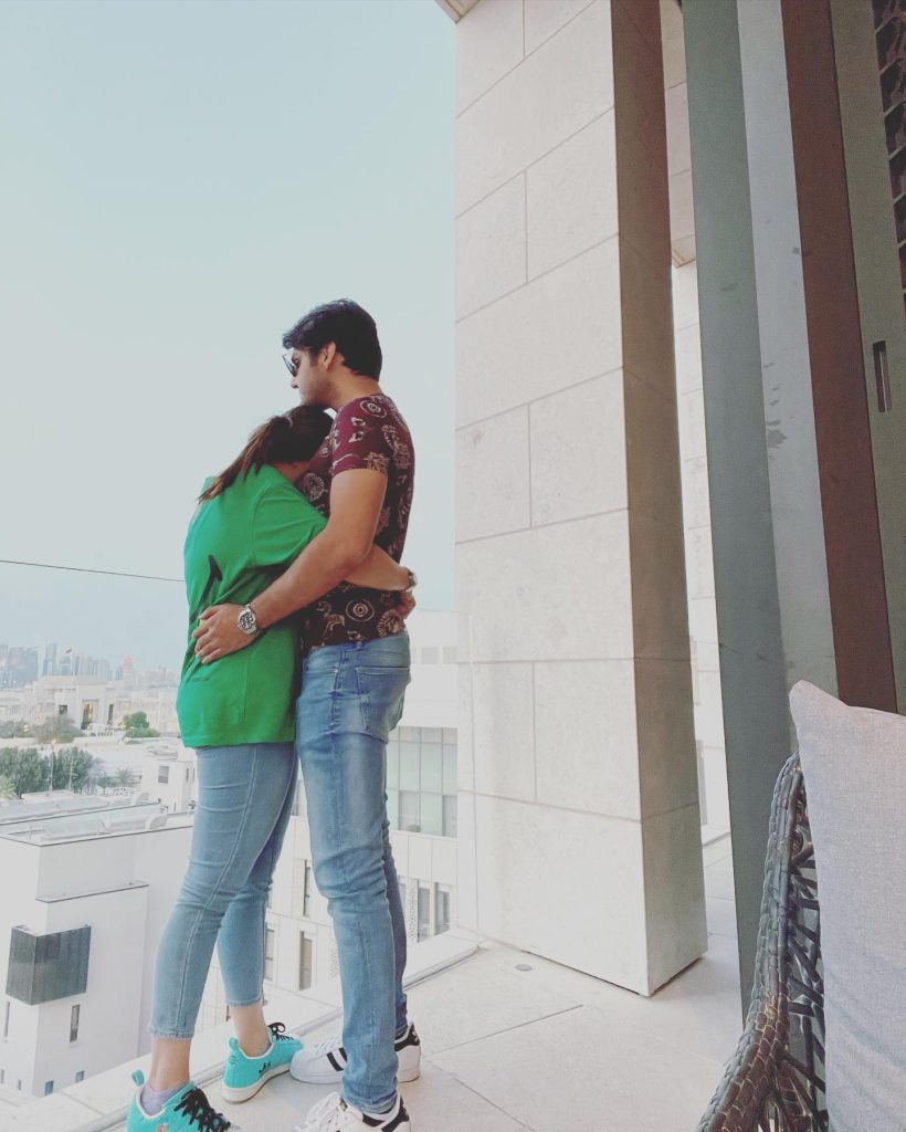 Minal Khan’s Romantic Birthday Wish For Husband | Reviewit.pk