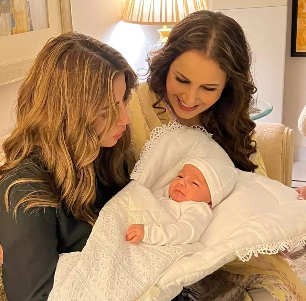 Saba Faisal Visits Shahroze & Sadaf To See Baby Zahra | Reviewit.pk