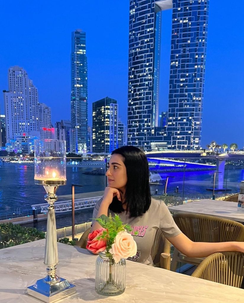 Sarah Khan Falak Shabir Biz Trip To Dubai with Celebrities | Reviewit.pk