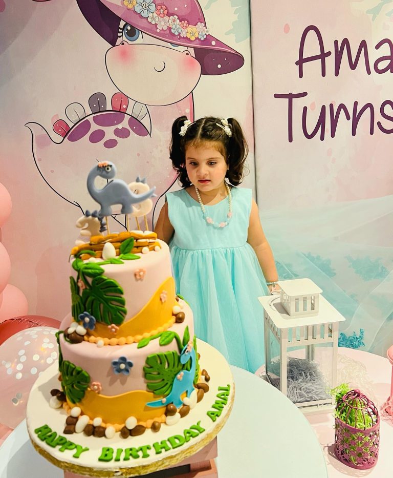 Amal Muneeb’s Birthday Celebration At Onederland Karachi | Reviewit.pk