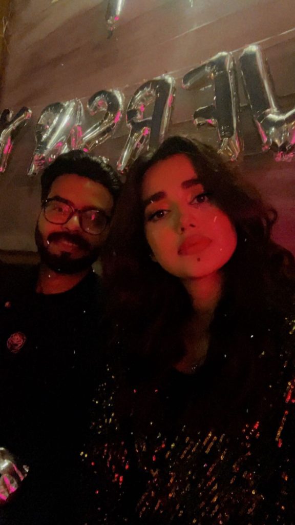 Actress Anum Fayaz’s Anniversary Celebration - Beautiful Pictures ...
