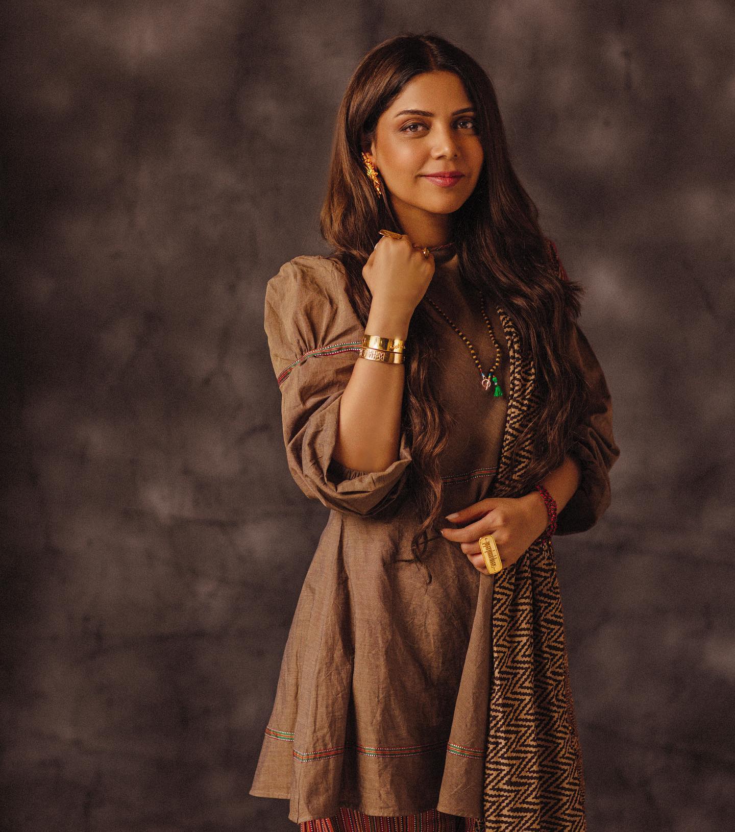 Hadiqa Kiani's Powerful Message Reflects Her Faith In Allah | Reviewit.pk