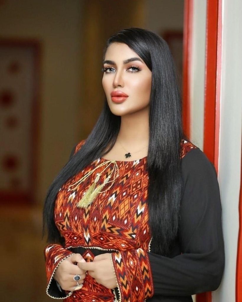 Mathira Calls Malala Yousafzai A Hypocrite - Public Agrees | Reviewit.pk