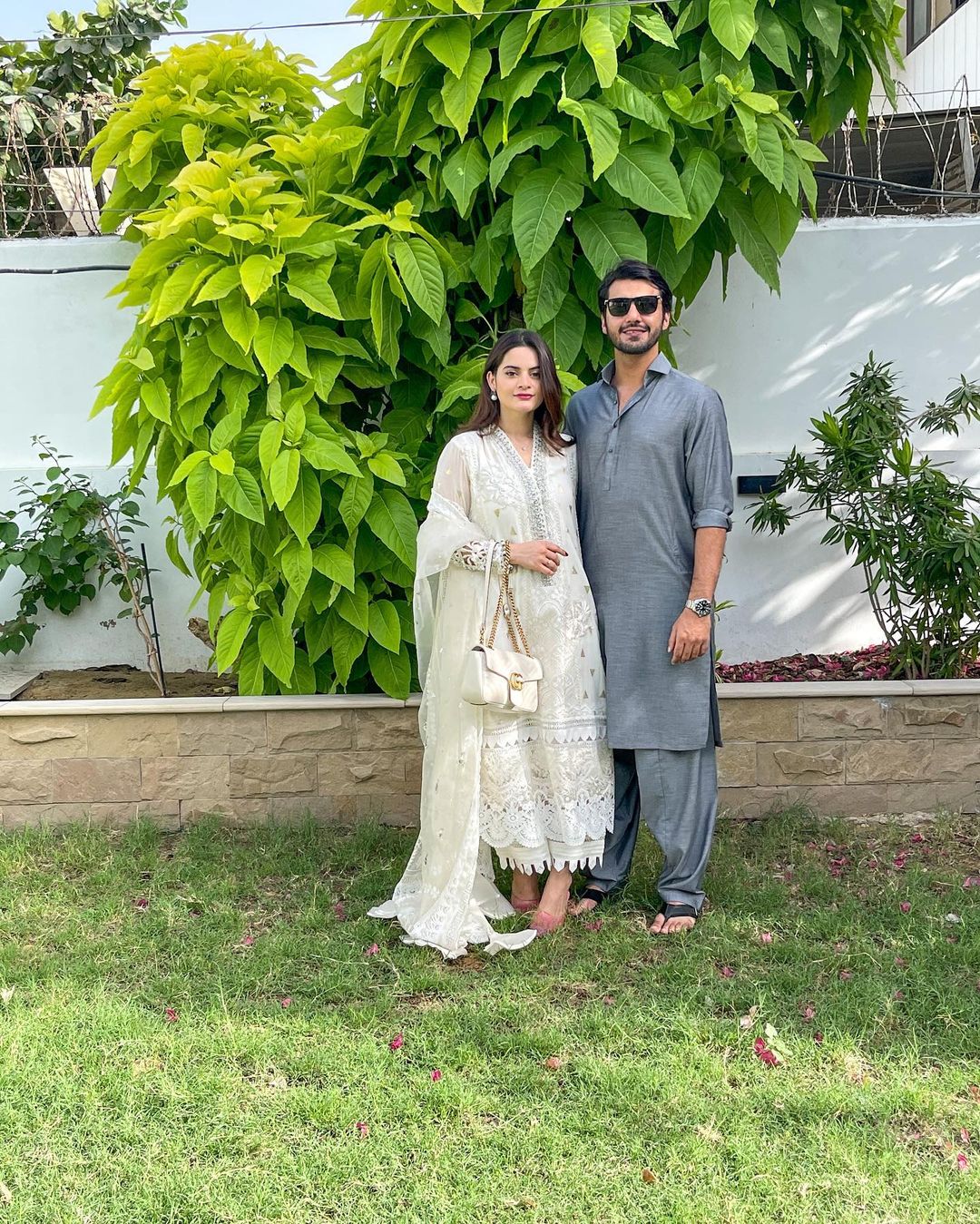 Minal Khan’s Romantic Birthday Wish For Husband | Reviewit.pk