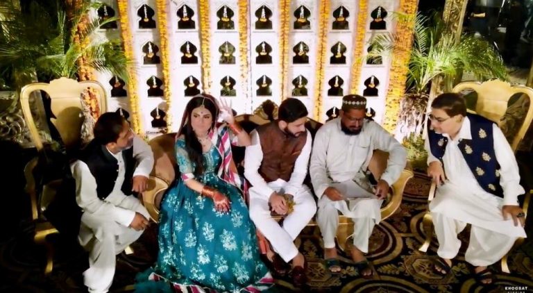 Sarmad Khoosat Sister’s Mehndi Pictures And Video | Reviewit.pk