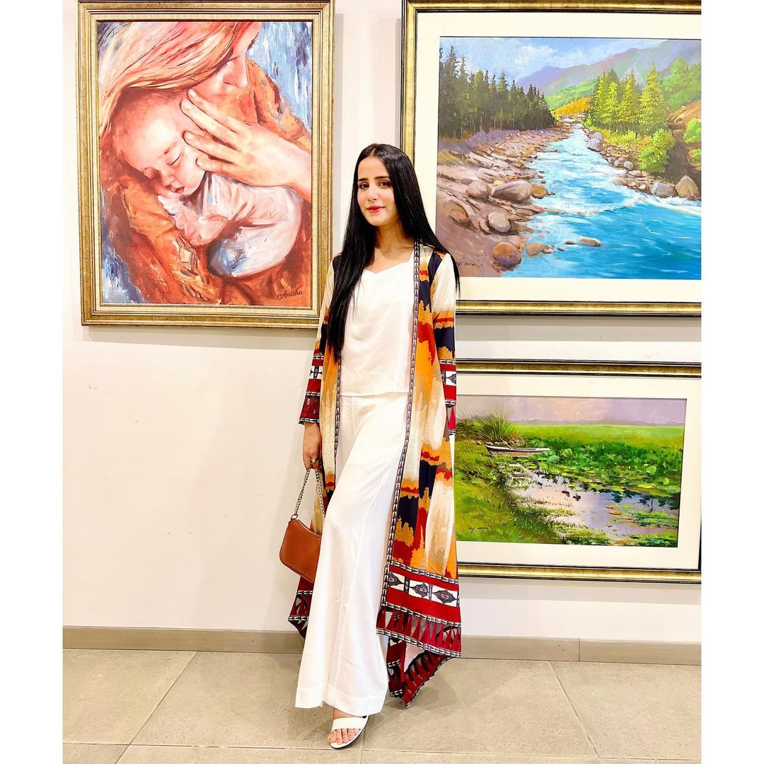 Shagufta Ejaz And Saniya Shamshad’s Family Clicks From GMP | Reviewit.pk