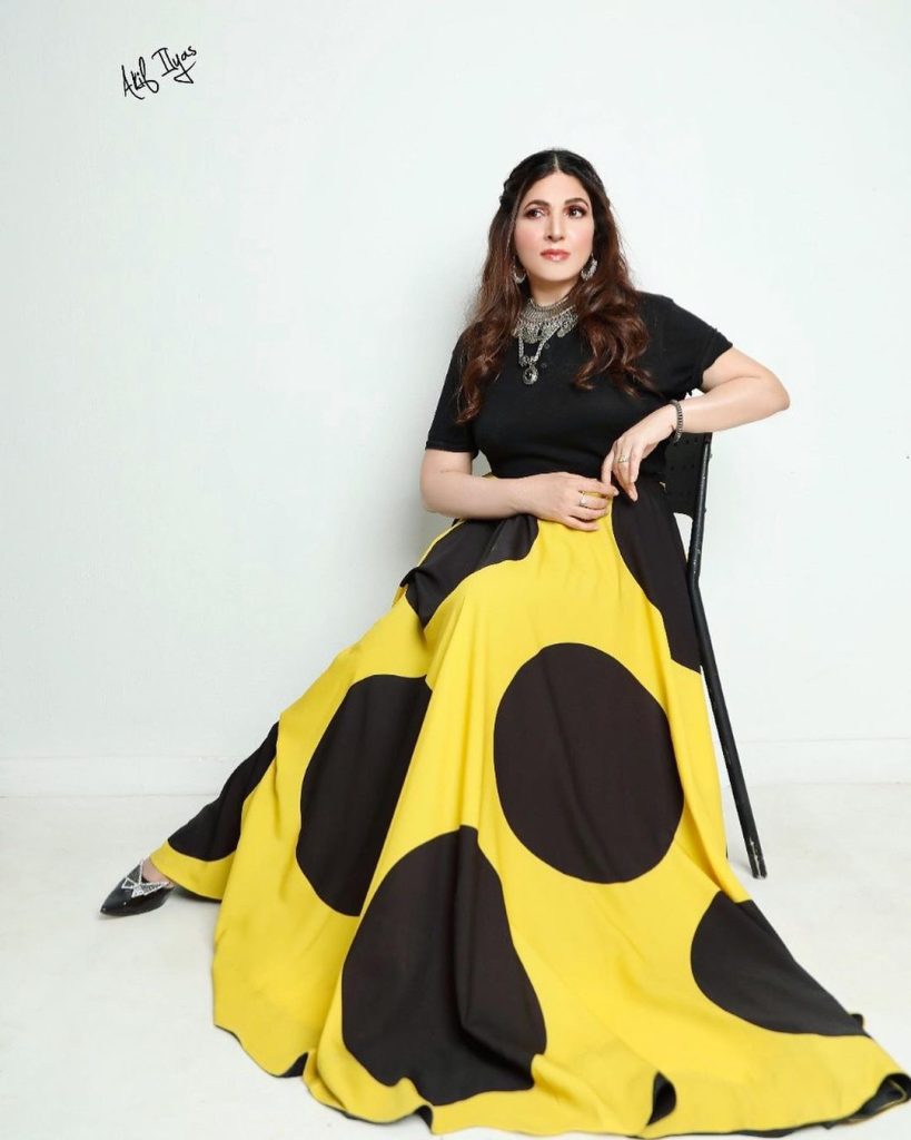 Shagufta Ejaz Looks Breathtaking In Akif Ilyas Shoot | Reviewit.pk