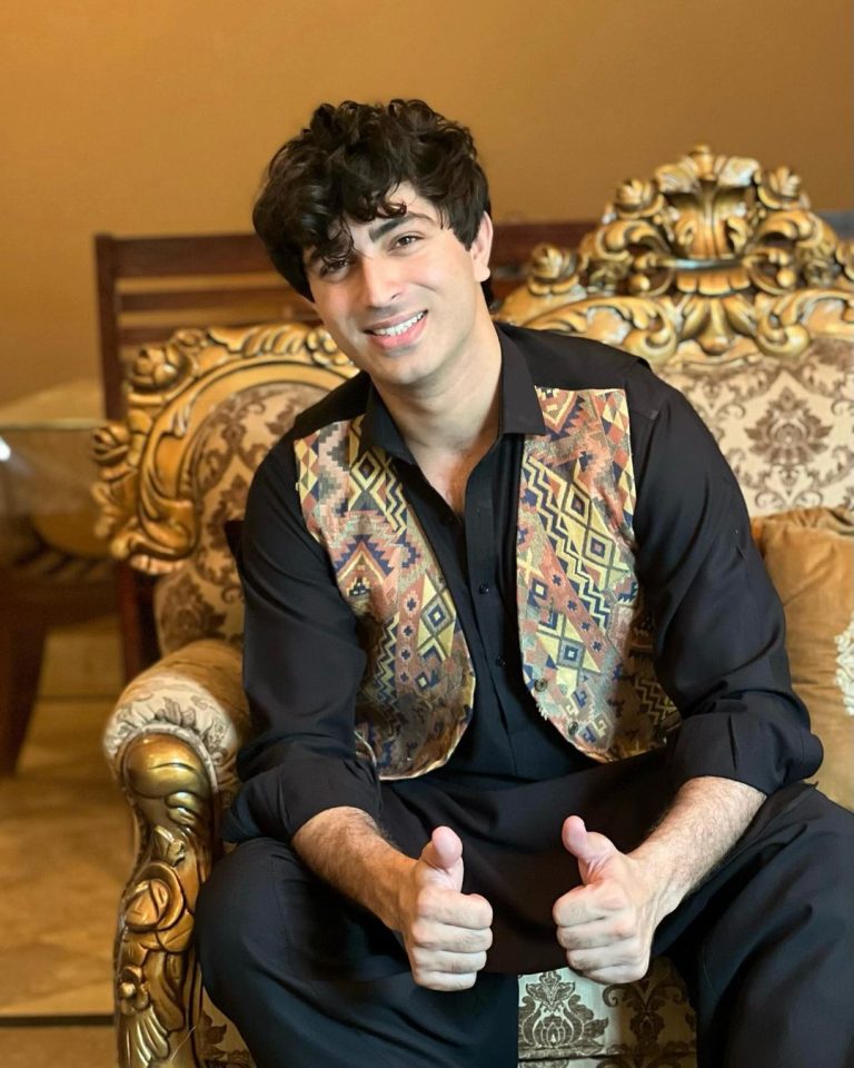 Why Sarah Khan Decided To Star Opposite A Newcomer Talha Chahour ...