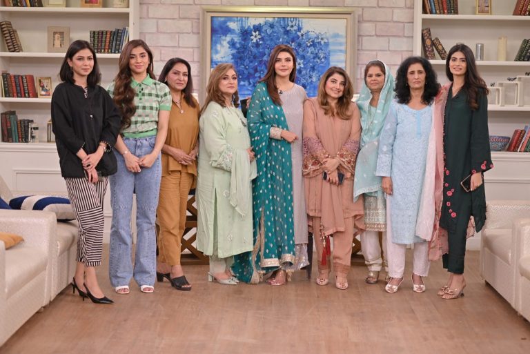 Shabbir Jan's Daughter Yashmera Jan Makes Her Acting Debut | Reviewit.pk