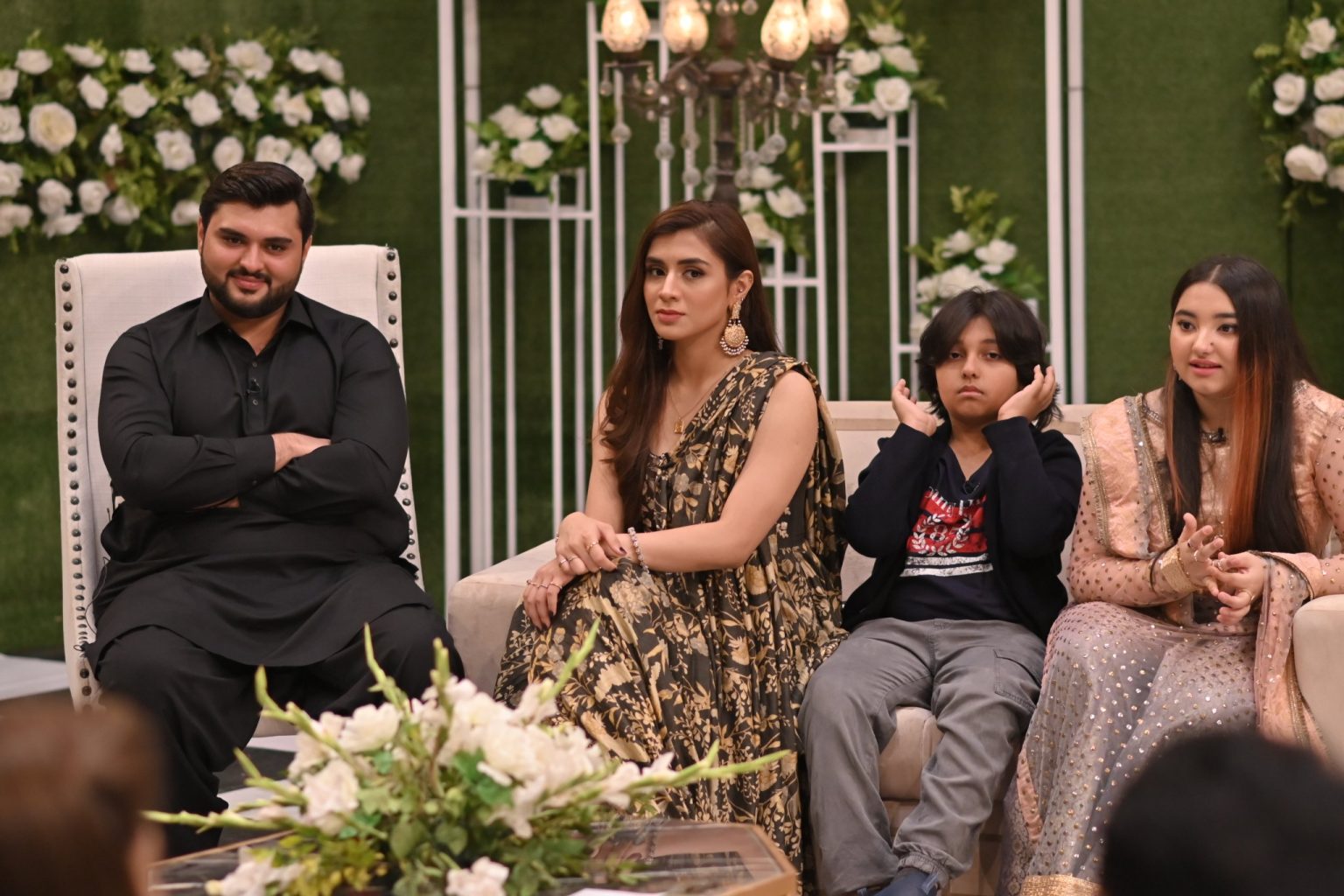 Shabbir Jan's Daughter Yashmera Jan Makes Her Acting Debut | Reviewit.pk