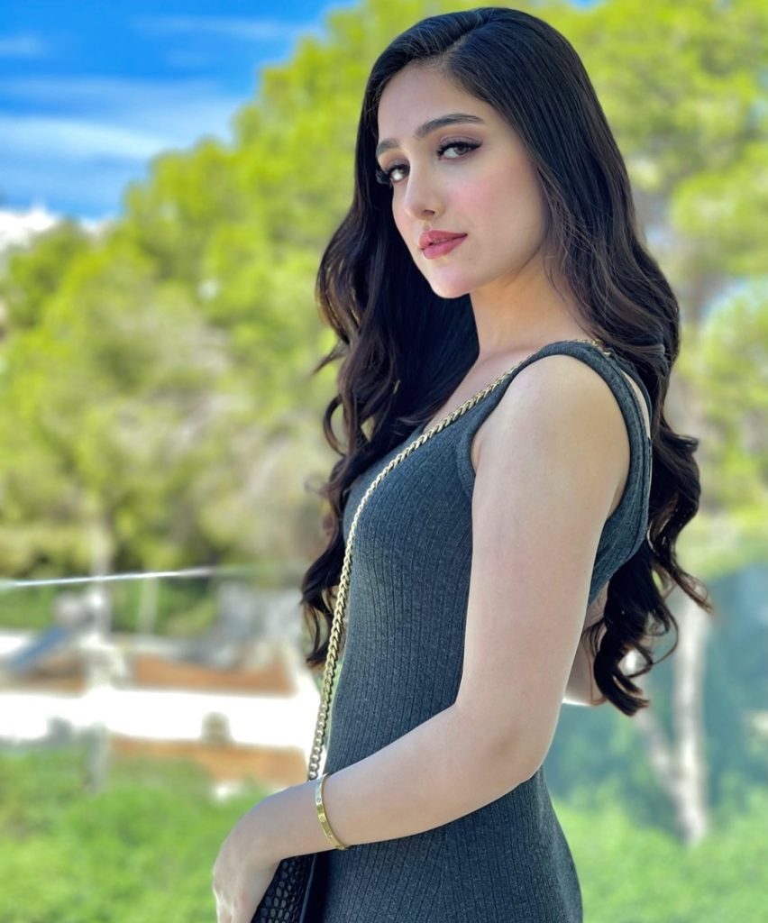 Actress Aiza Awan Vacationing in Barcelona, Spain | Reviewit.pk