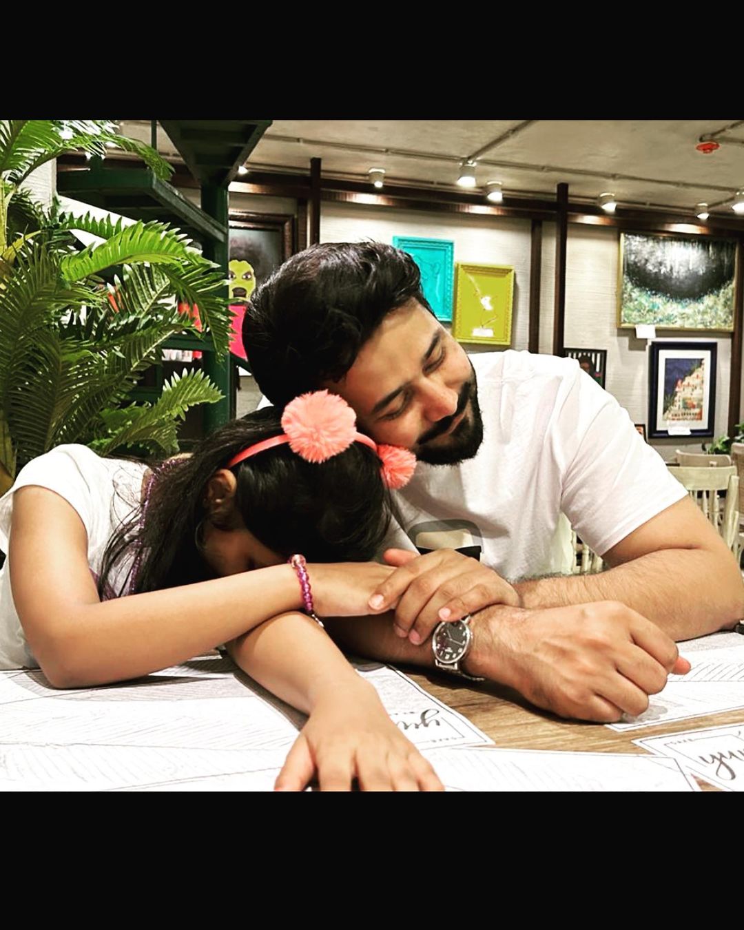 Ali Abbas Celebrates Daughter's Birthday | Reviewit.pk