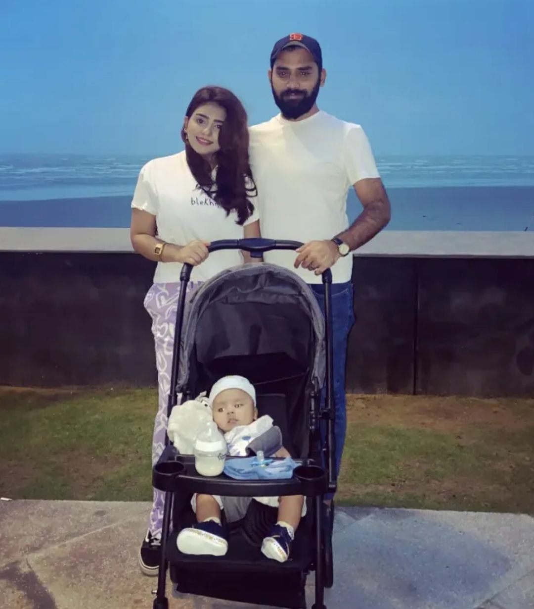 Anumta Qureshi Shares New Adorable Clicks With Son | Reviewit.pk