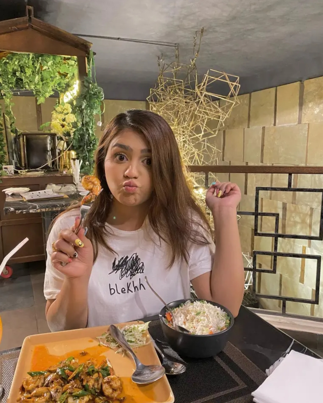 Anumta Qureshi Shares New Adorable Clicks With Son | Reviewit.pk