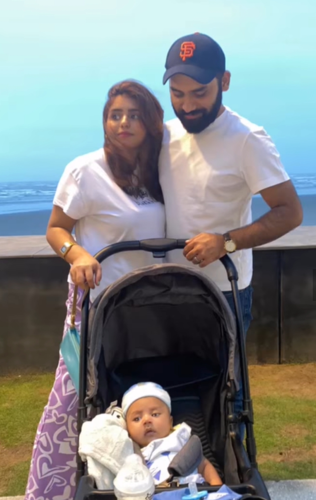 Anumta Qureshi Shares New Adorable Clicks With Son | Reviewit.pk