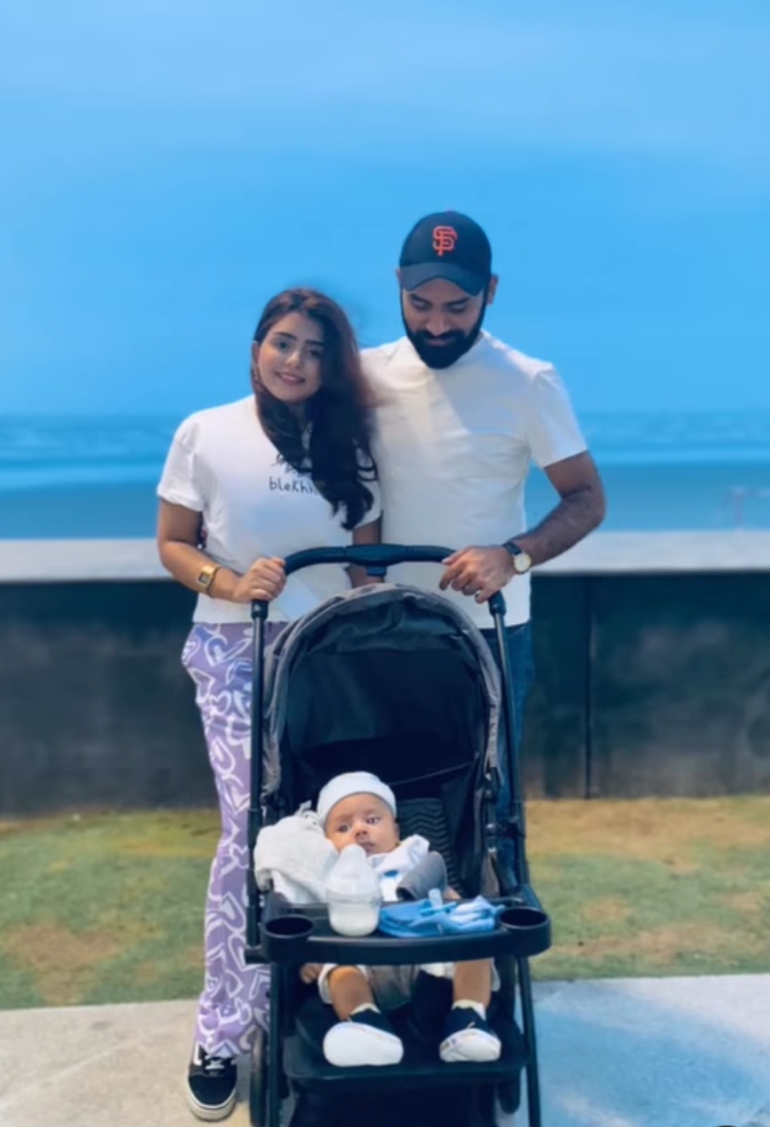 Anumta Qureshi Shares New Adorable Clicks With Son | Reviewit.pk