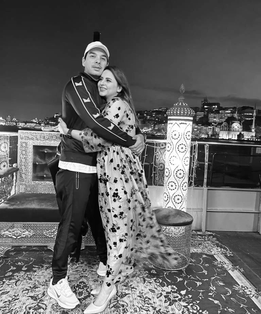 Fatima Effendi's Lovely Pictorial Birthday Wish for Husband | Reviewit.pk