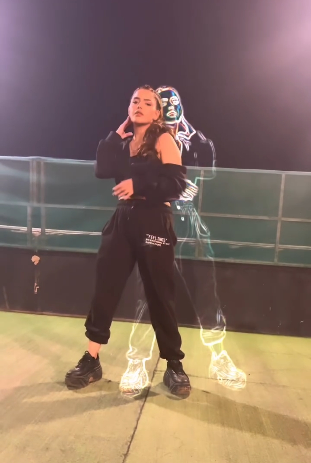 Hina Ashfaq's New Gorgeous Gym Wear Pictures & Reels | Reviewit.pk