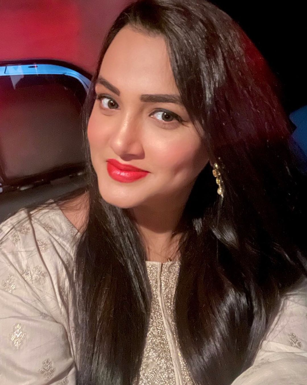 Kiran Tabeir Shares New Adorable Pictures With Daughter & Family ...