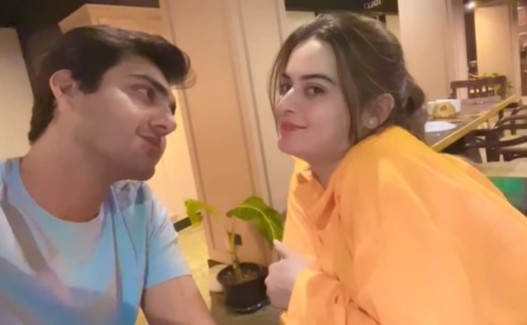 Minal Khan & Ahsan Mohsin Ikram Pictures from Bangkok, Thailand | Reviewit.pk