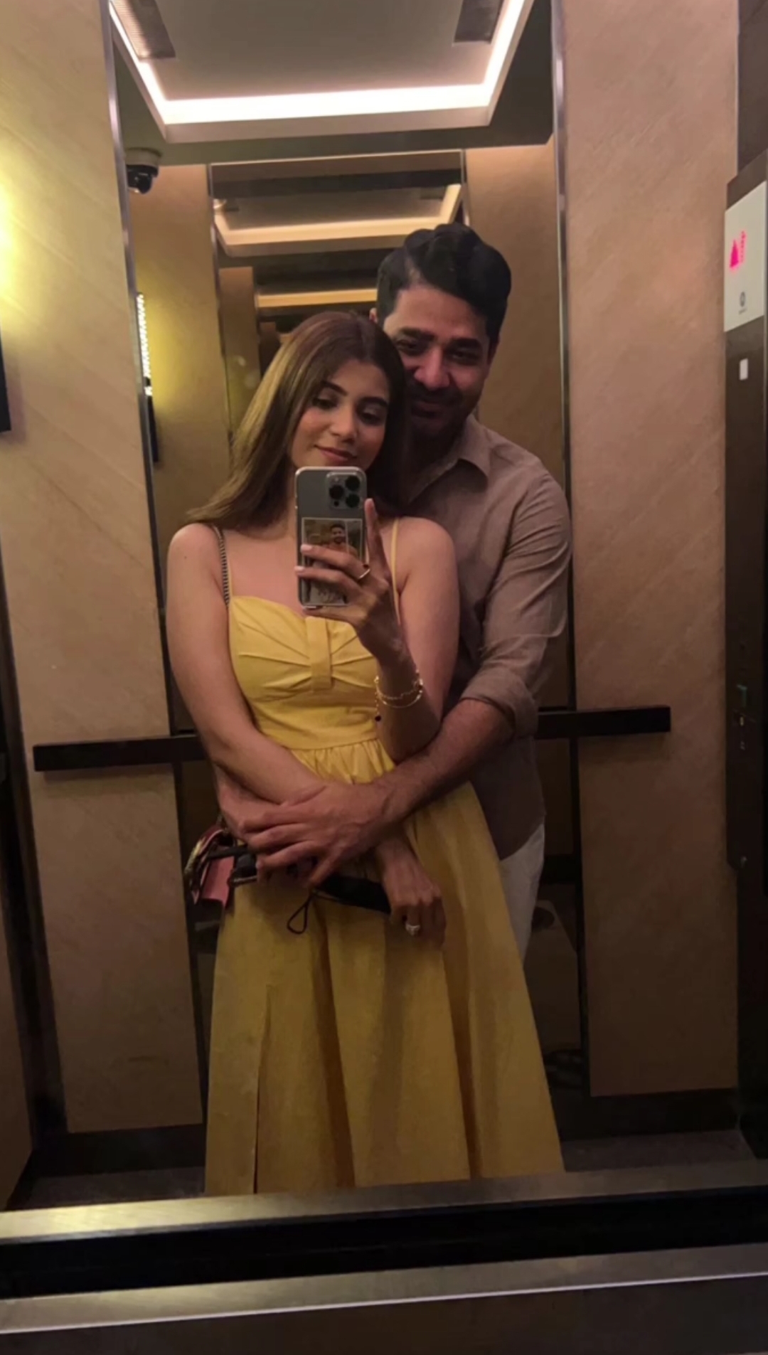 Minna Tariq Shares Her New Adorable Pictures with Husband | Reviewit.pk