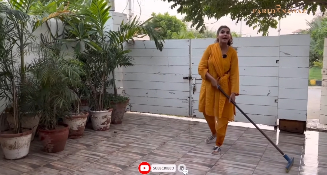 Nida & Yasir's Vlog While Cleaning the House Goes Viral | Reviewit.pk