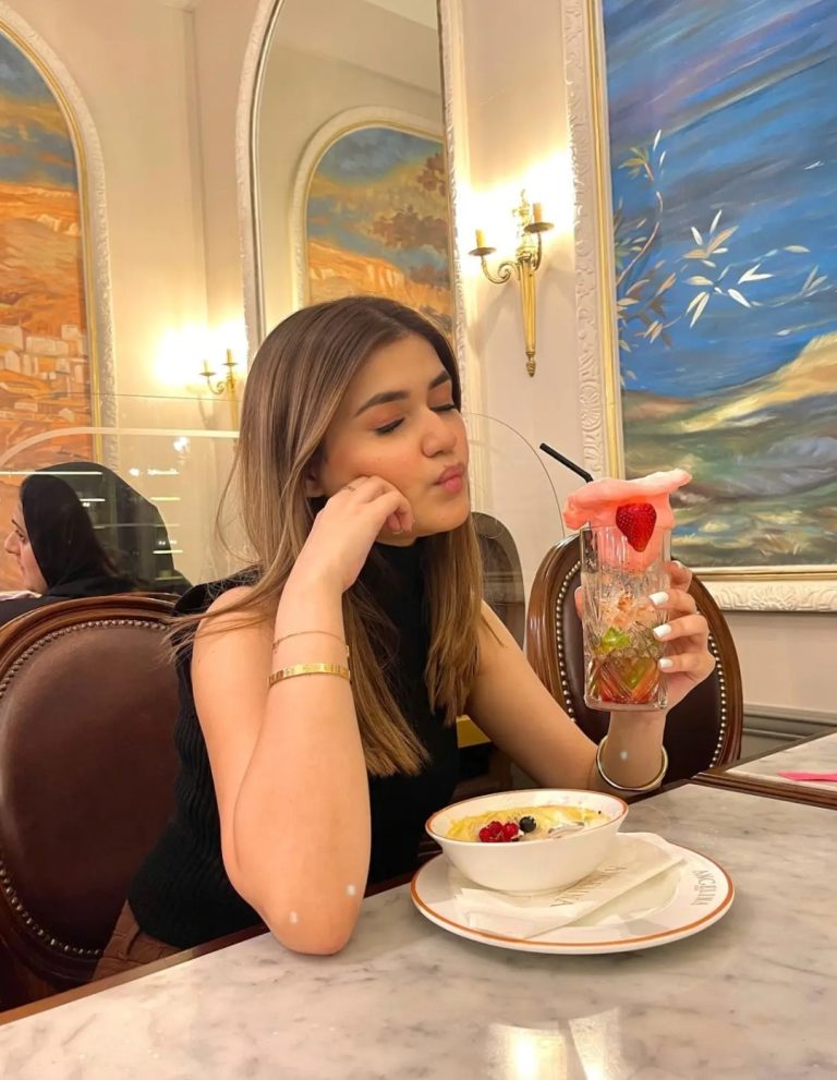 Rahat Fateh Ali Khan's Gorgeous Daughter Maheen's Adorable Pictures ...