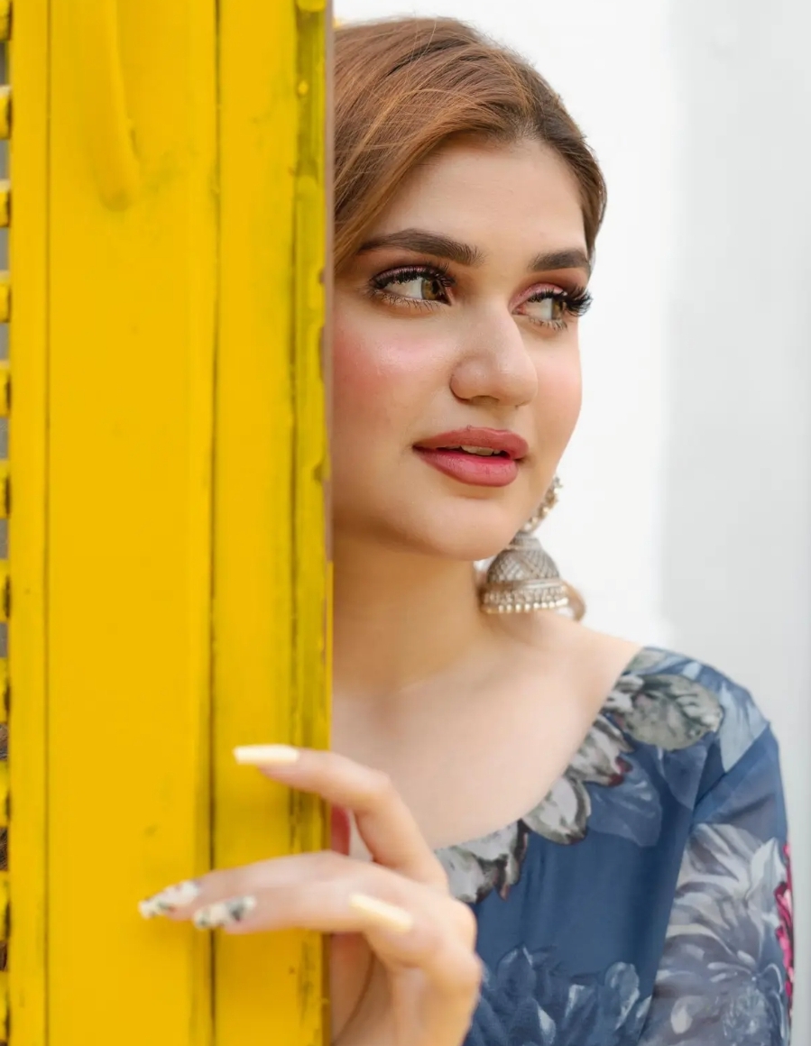 Rahat Fateh Ali Khan's Gorgeous Daughter Maheen's Adorable Pictures | Reviewit.pk