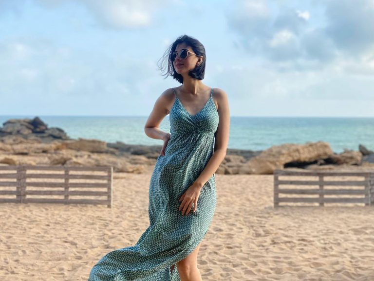 Sabeena Syed From Dobara Dazzles In Western Looks | Reviewit.pk