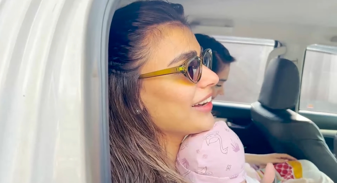 Sadaf & Shahroz New Vlog from Karachi Sea View | Reviewit.pk
