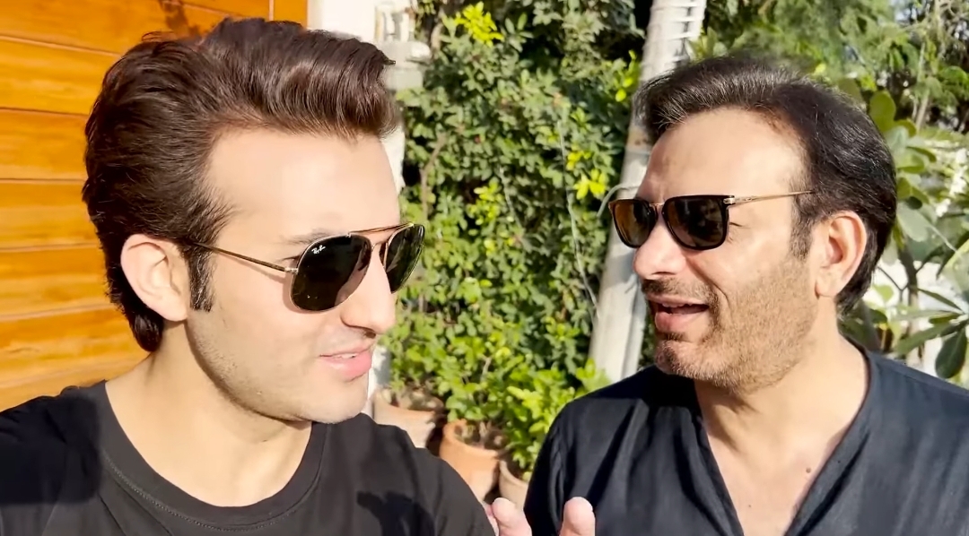 Sadaf & Shahroz New Vlog from Karachi Sea View | Reviewit.pk