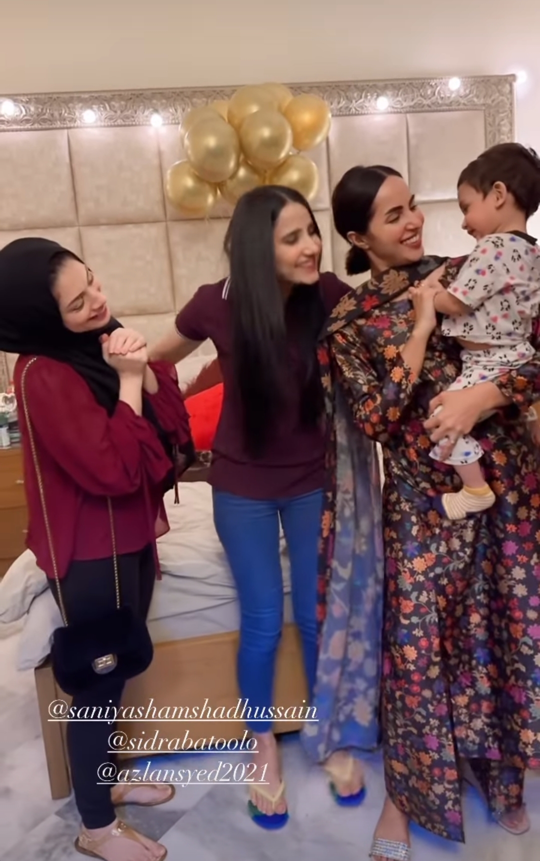 Saniya Shamshad Celebrates Birthday With Friends | Reviewit.pk