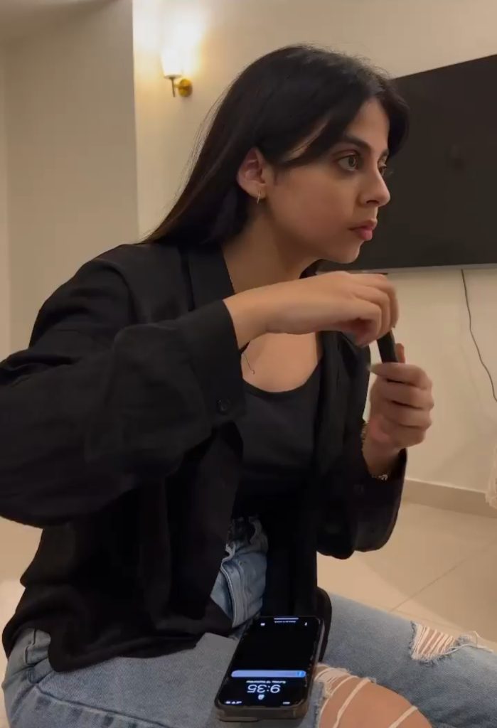 Yashma Gill Treats Fans With Extremely Adorable Pictures | Reviewit.pk