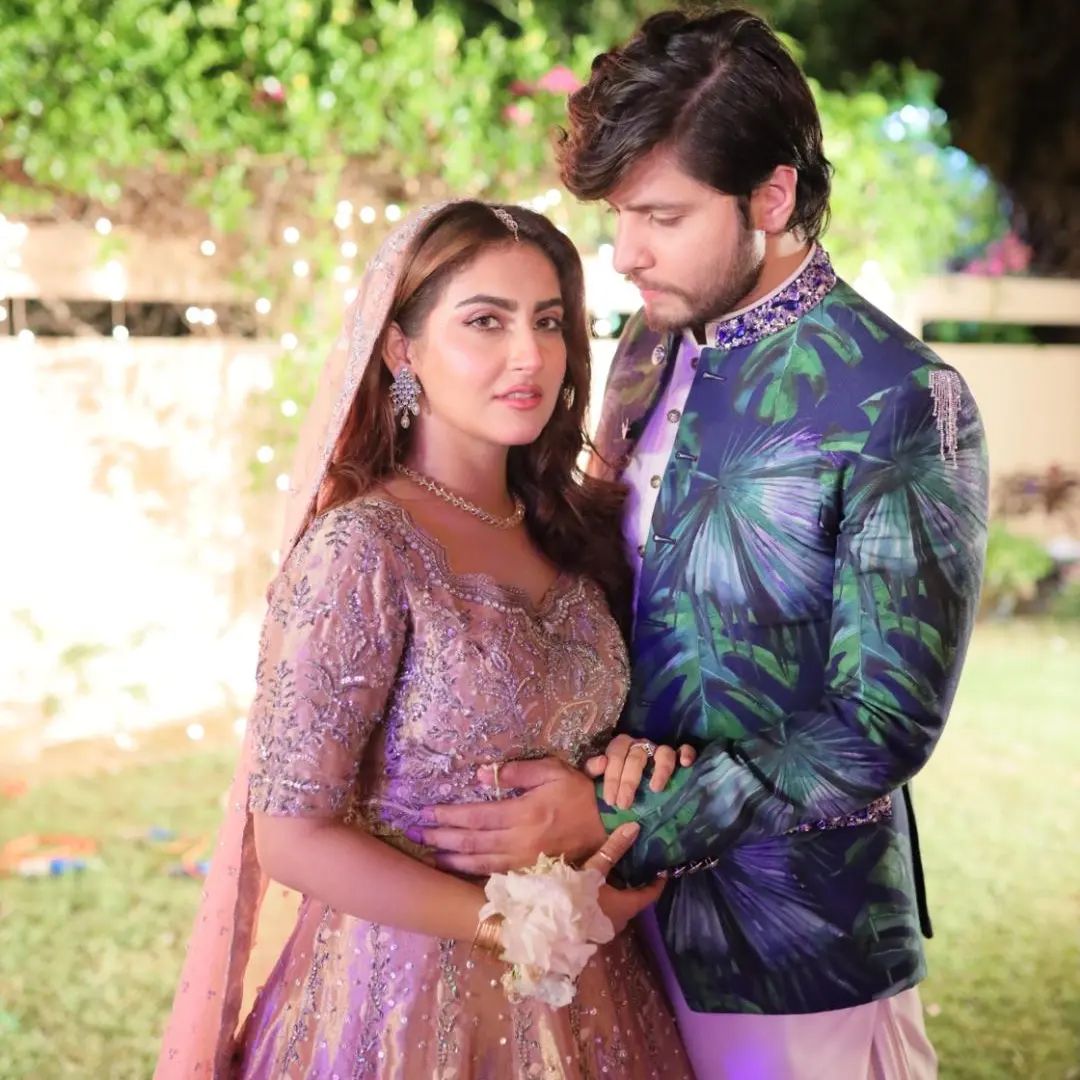 Hiba Bukhari And Arez Ahmed's Latest Romantic Shoot | Reviewit.pk