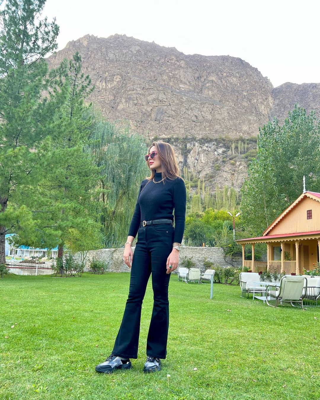Actress Azekah Daniel Enjoys In Beautiful Skardu Valley | Reviewit.pk
