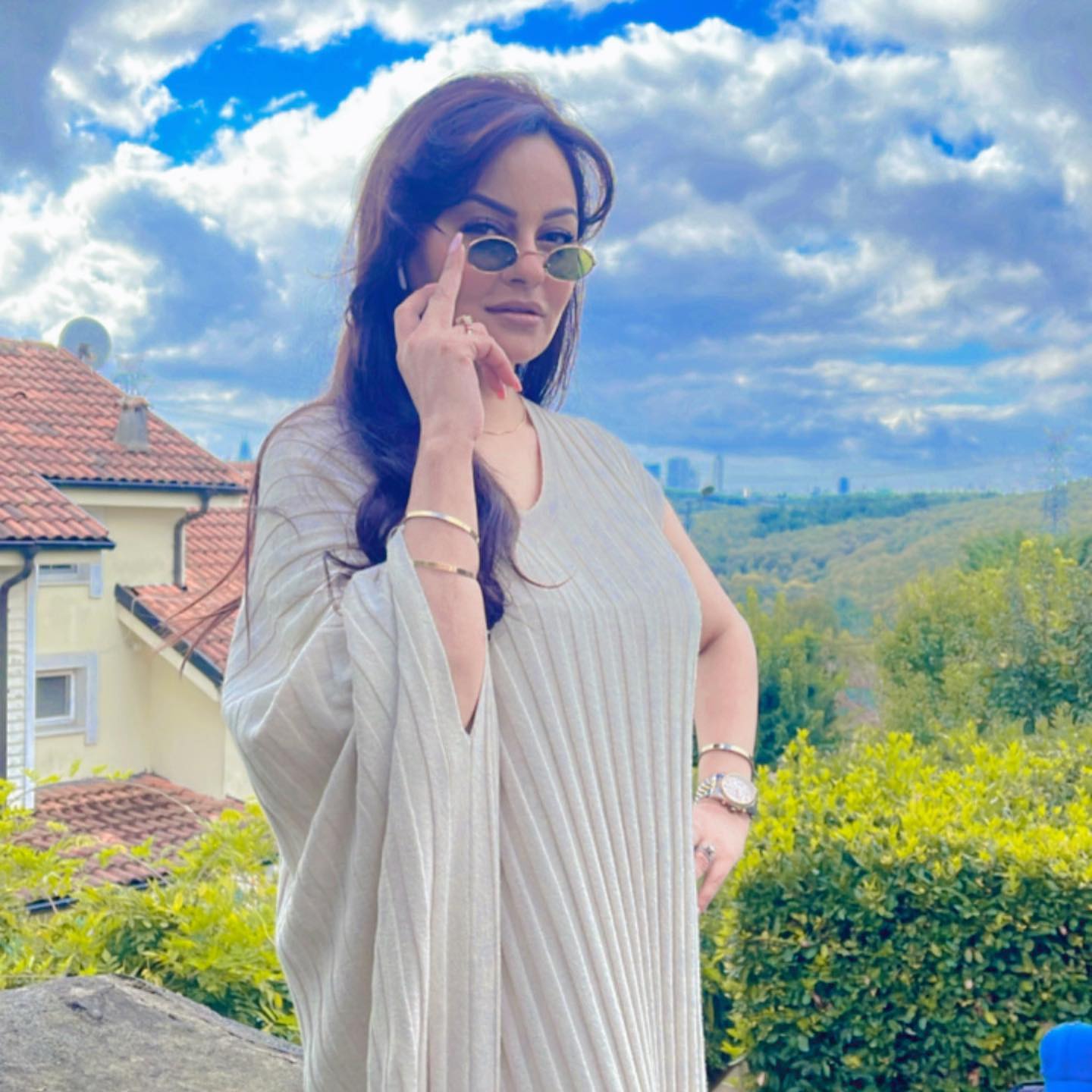 Javeria Abbasi Chills In Turkey For A Shoot | Reviewit.pk