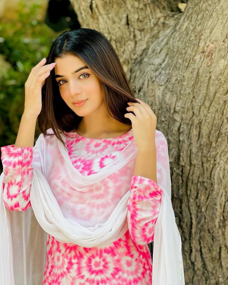 Laiba Khan Serves Stylish Looks In Turkey | Reviewit.pk