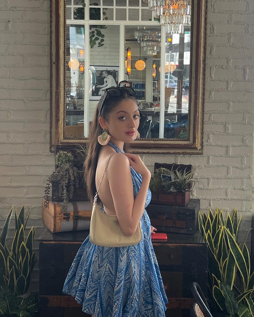 Neha Taseer Vacations In Bora Bora | Reviewit.pk