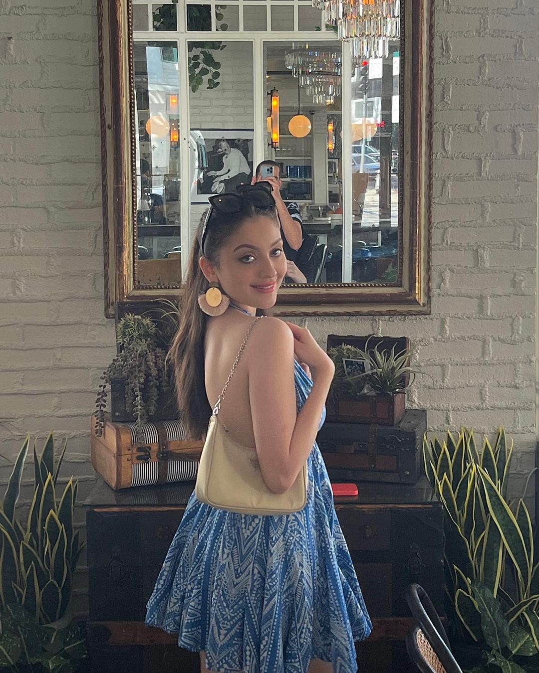 Neha Taseer Vacations In Bora Bora | Reviewit.pk