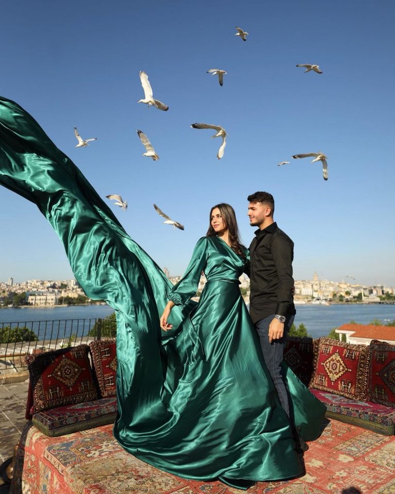 Shahveer Jafry Attends Family Wedding With Wife And Mother | Reviewit.pk