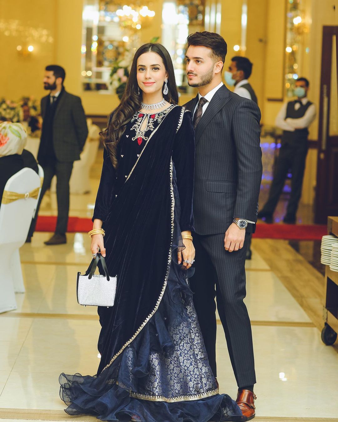 Shahveer Jafry Attends Family Wedding With Wife And Mother | Reviewit.pk