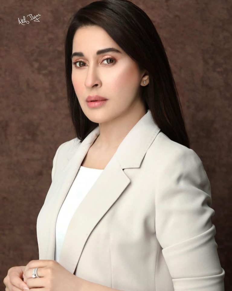 Akif Ilyas Transforms Shaista Lodhi Into A Boss Lady | Reviewit.pk