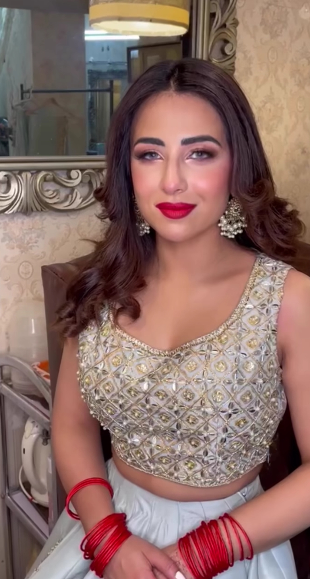 Ushna Shah Shares Pictures from Friend's Wedding | Reviewit.pk