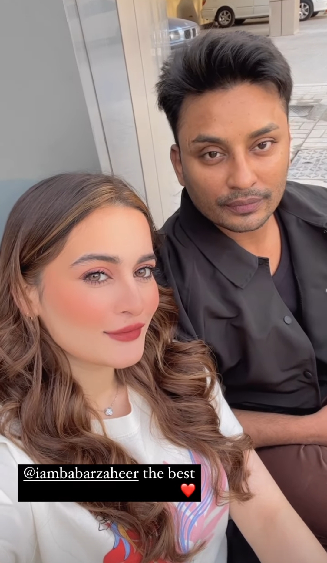 Aiman Khan & Minal Khan New Pictures from Dubai | Reviewit.pk