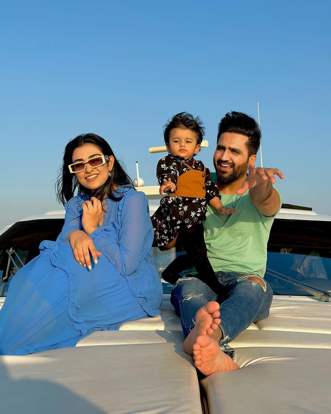 Alluring Pictures Of Sarah Khan And Falak Shabir From Dubai