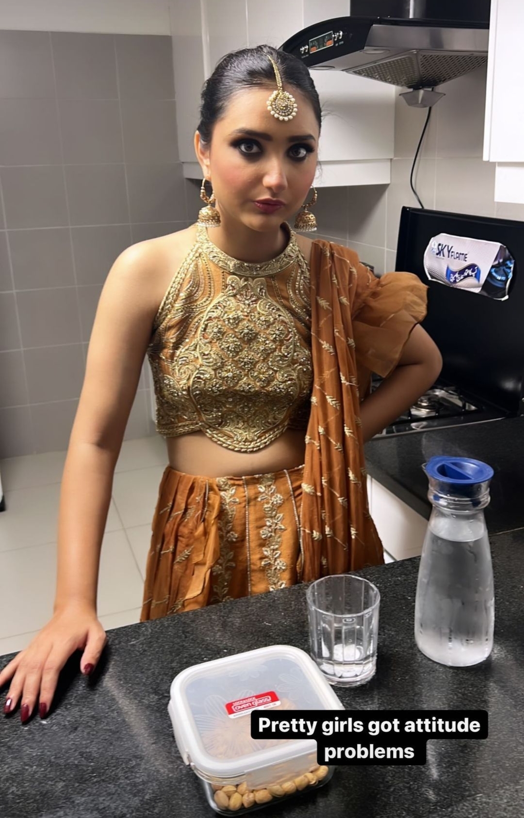 Hanish Qureshi Pictures With Sister Hijab Khalil | Reviewit.pk