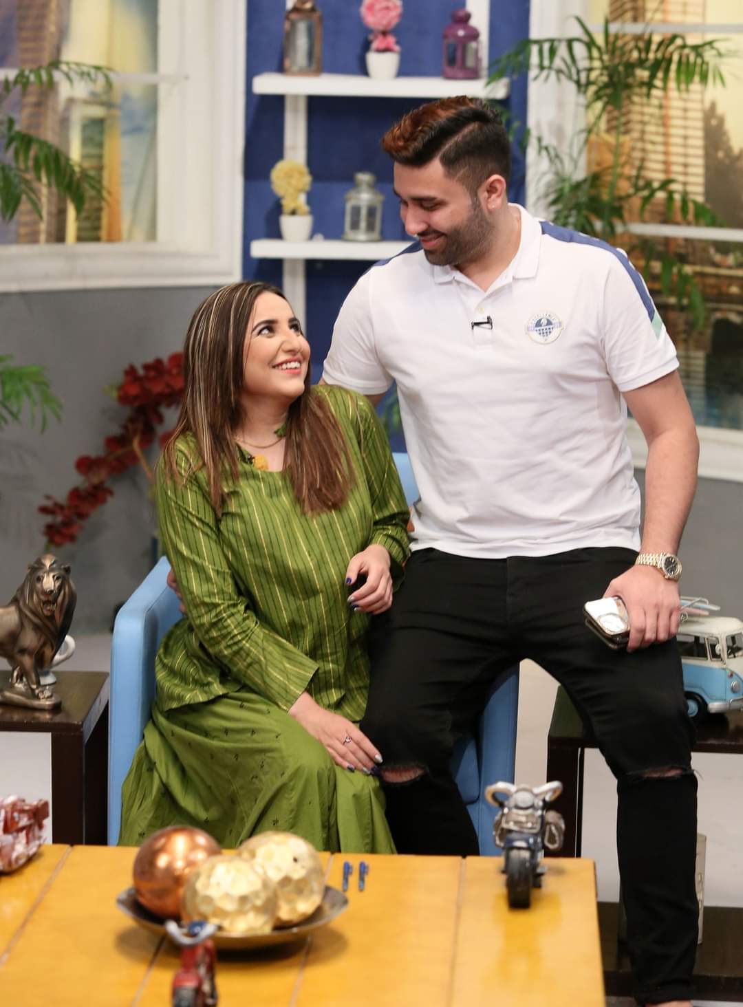 Popular Tiktoker Hareem Shah Latest Pictures With Husband | Reviewit.pk